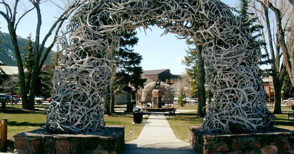 Visiting The Elk Antler Arches & Town Square in Jackson Hole, WY ...
